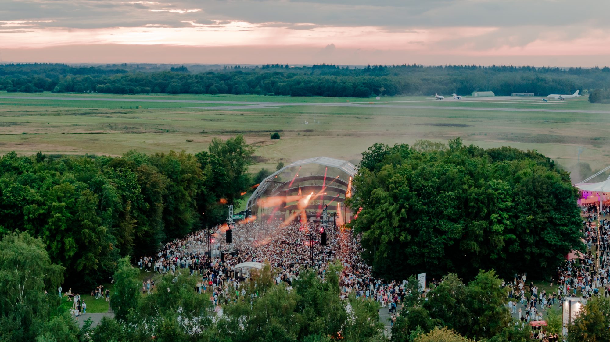 Onder de Radar Festival | 30 & 31 augustus 2024 | Vliegbasis Twenthe ...